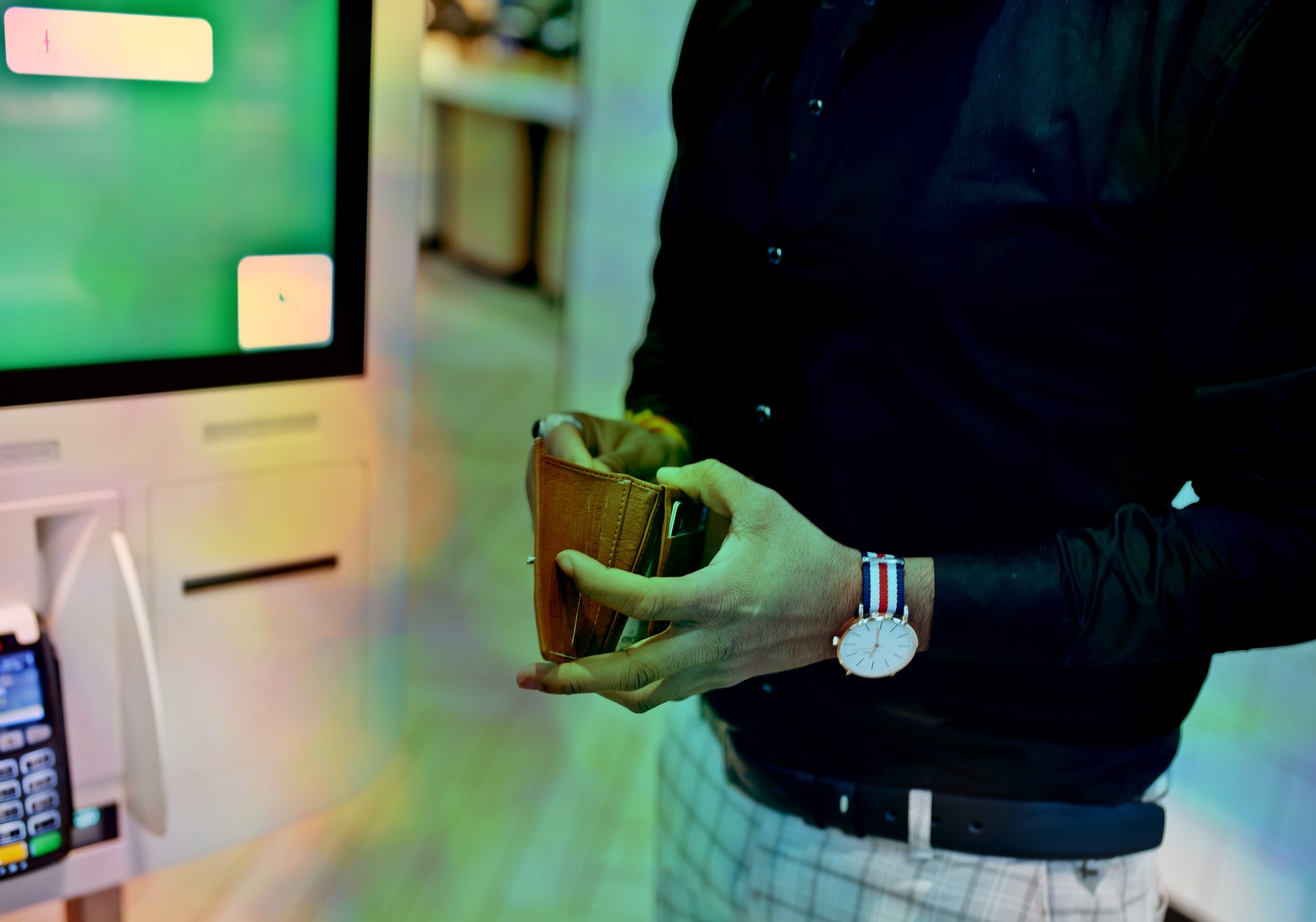 Self-Help Kiosks vs. Human—The Pros and Cons - SystemsNet